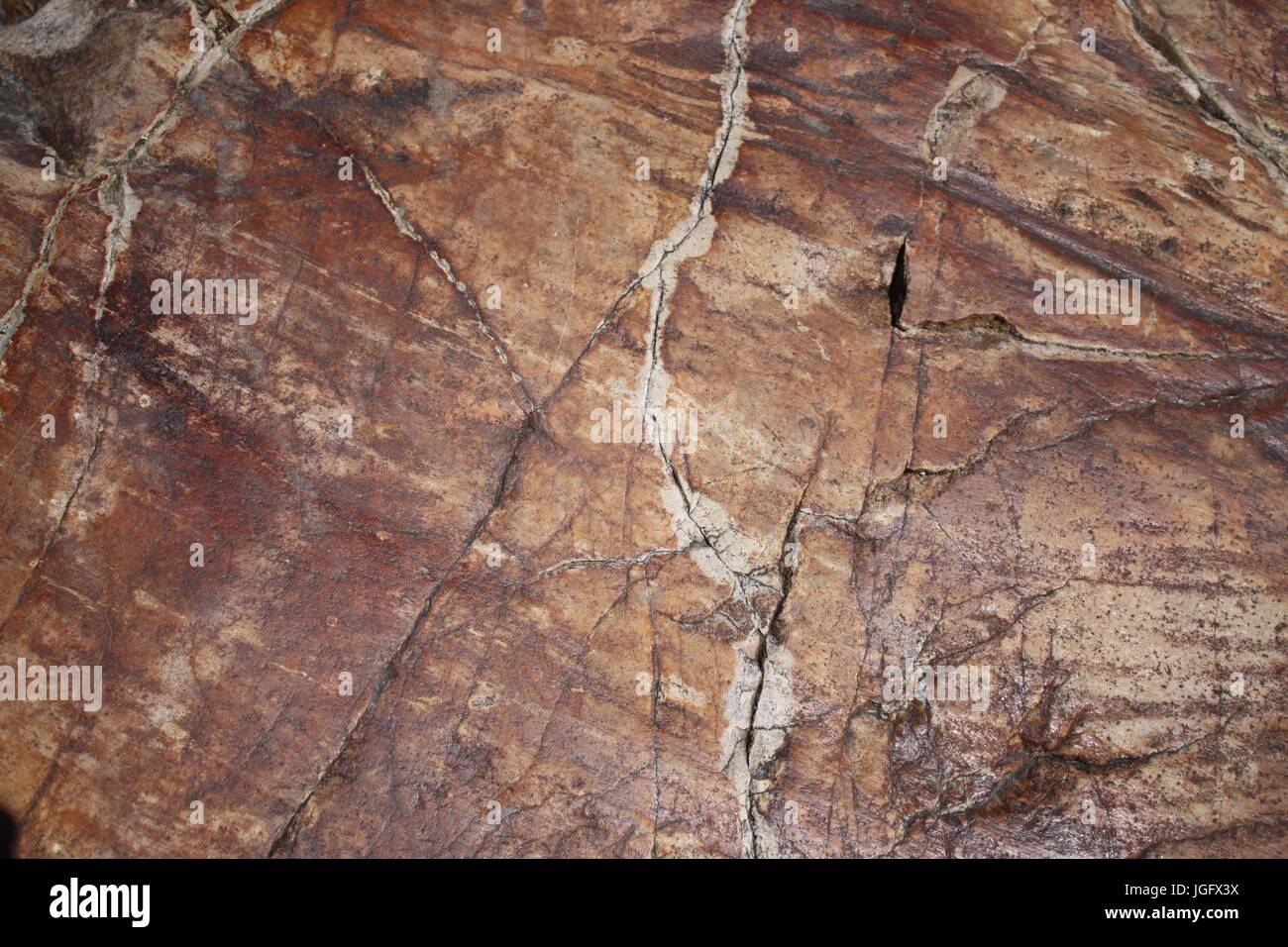 Cracks in rock hi-res stock photography and images - Alamy