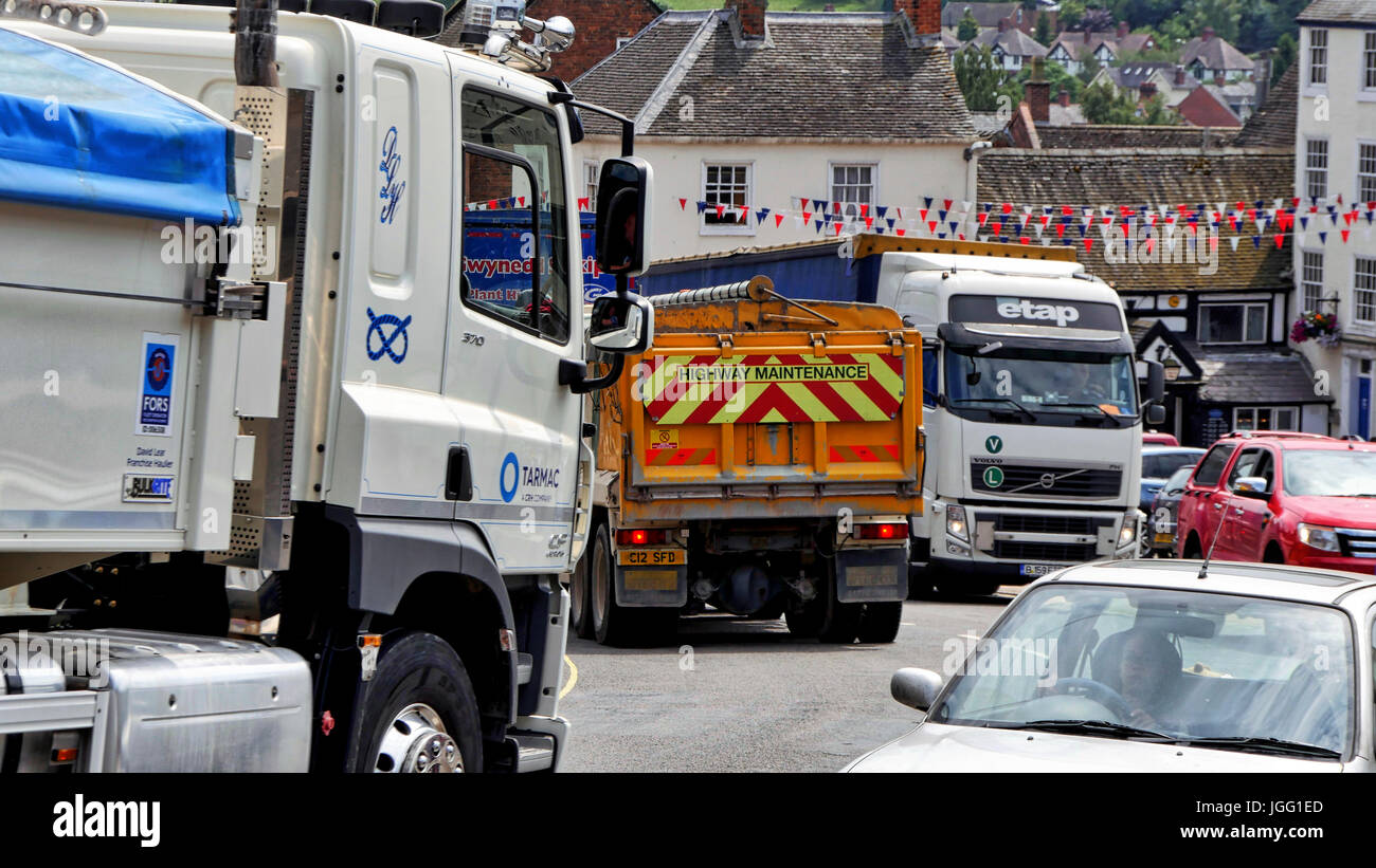 Ashbourne, UK. 06th July, 2017. Traffic congestion chaos on the A515 in ...