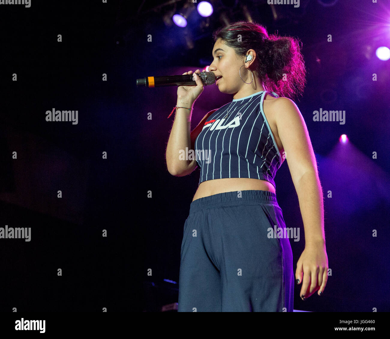 Alessia cara hi-res stock photography and images - Alamy
