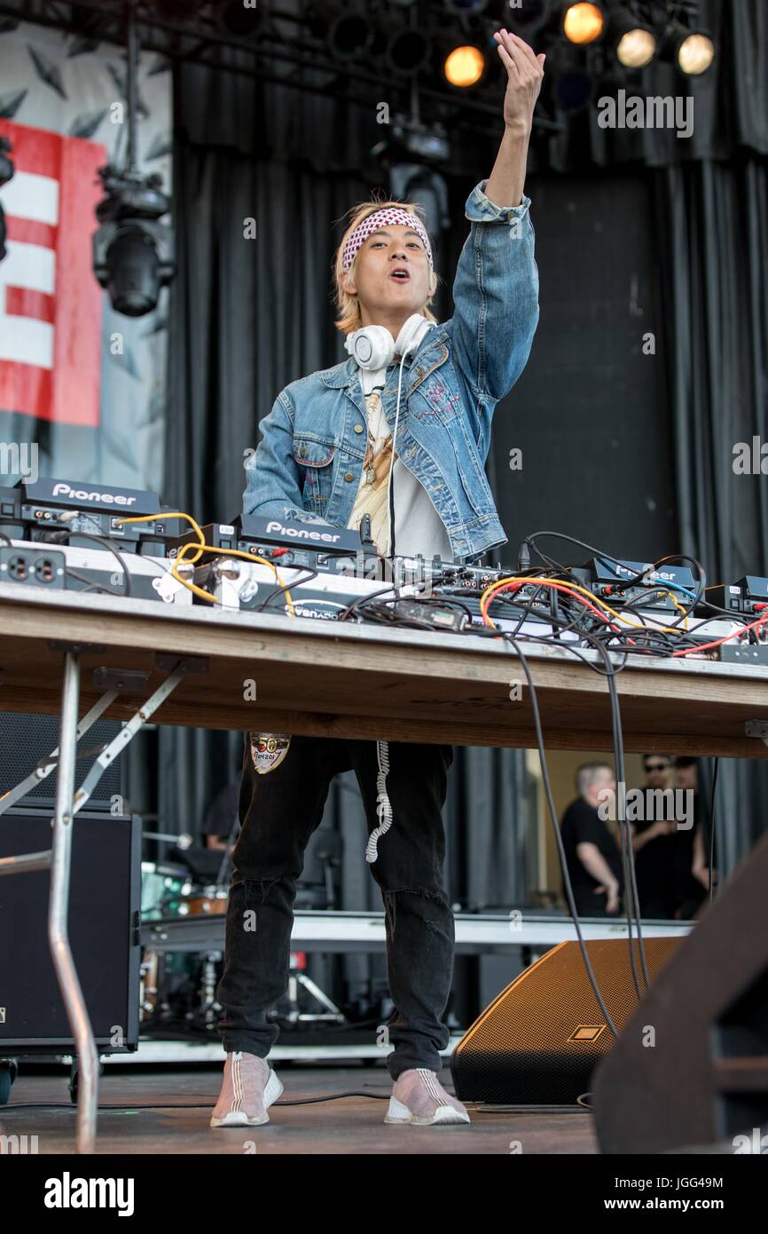 Milwaukee, Wisconsin, USA. 4th July, 2017. ELEPHANTE (TIM WU) performs ...