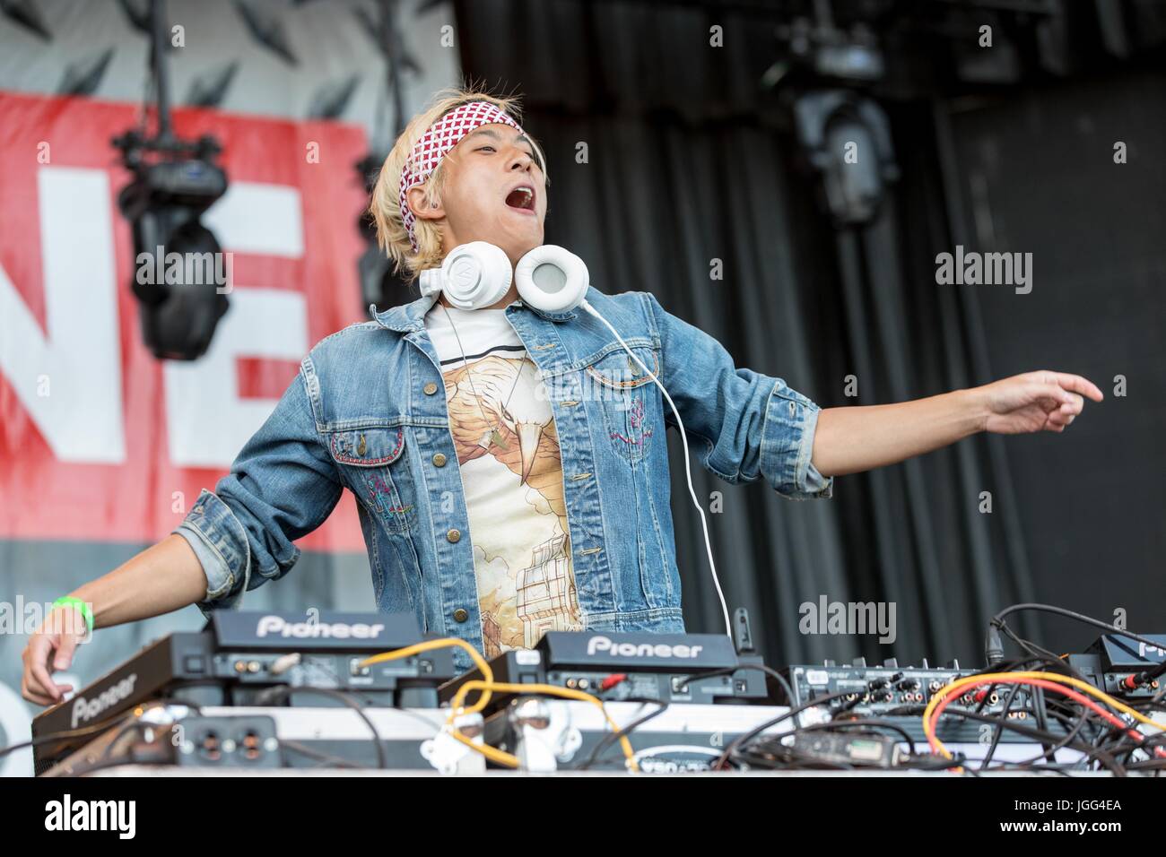 Milwaukee, Wisconsin, USA. 4th July, 2017. ELEPHANTE (TIM WU) performs ...