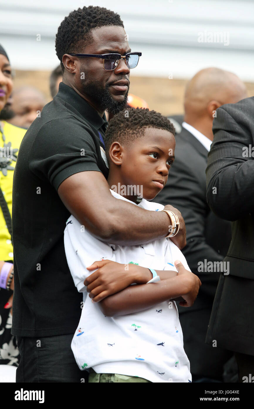 Philadelphia, PA, USA. 6th July, 2017. Kevin Hart pictured with son ...
