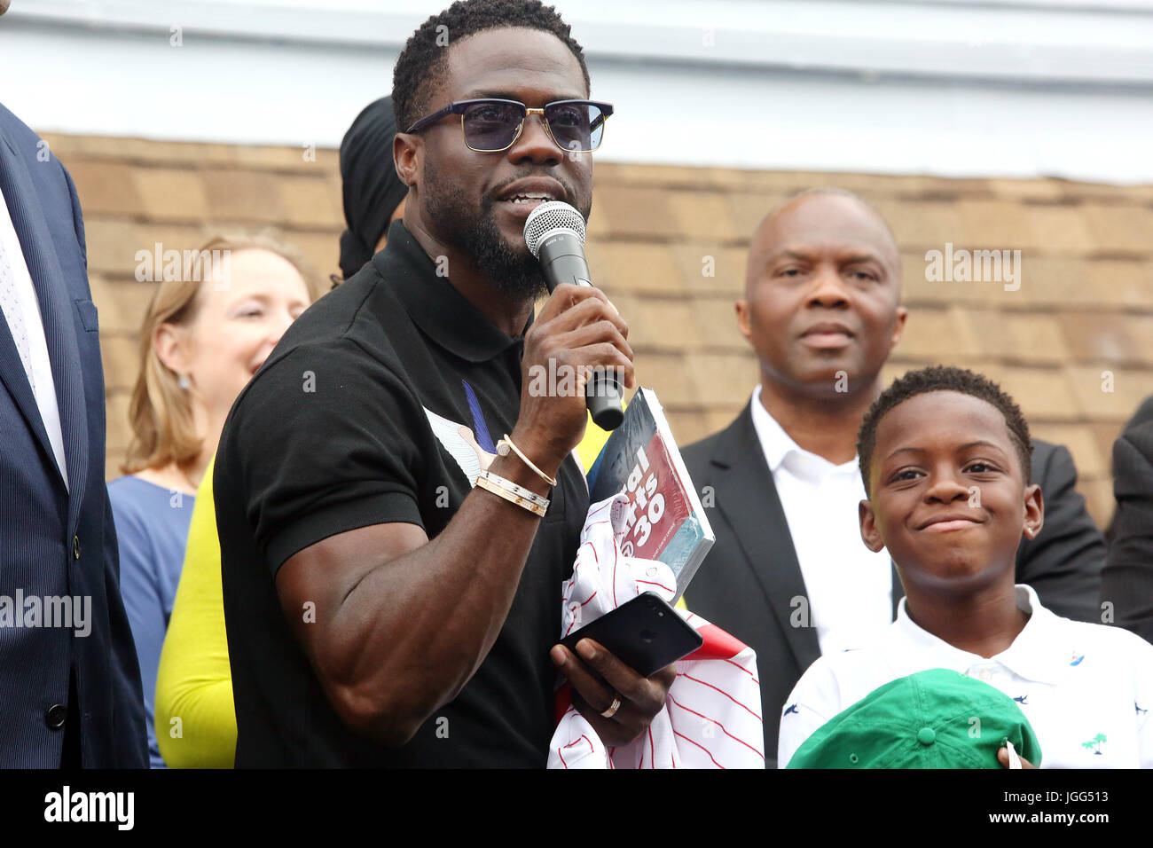 Kevin hart and hendrix hart hi-res stock photography and images - Alamy
