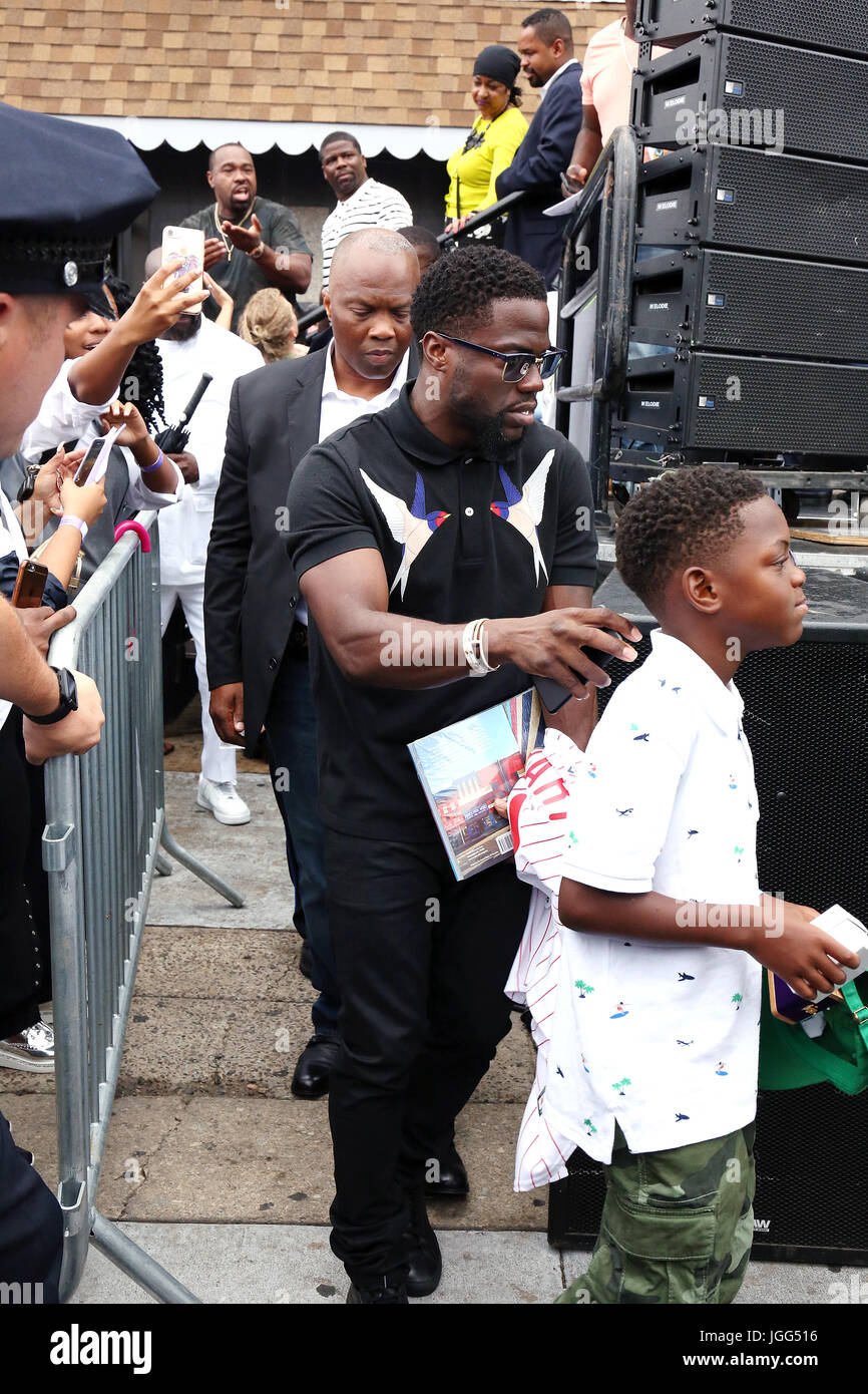 Kevin hart and hendrix hart hi-res stock photography and images - Alamy