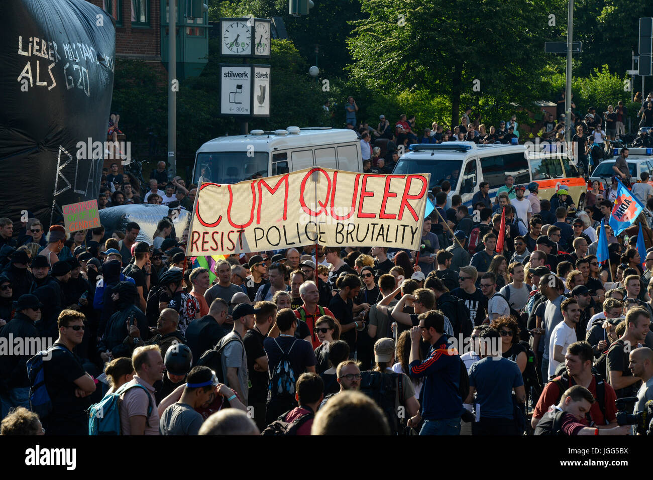 Hamburg, Germany. 6th July, 2017. fish market, protest rally "G-20 ...