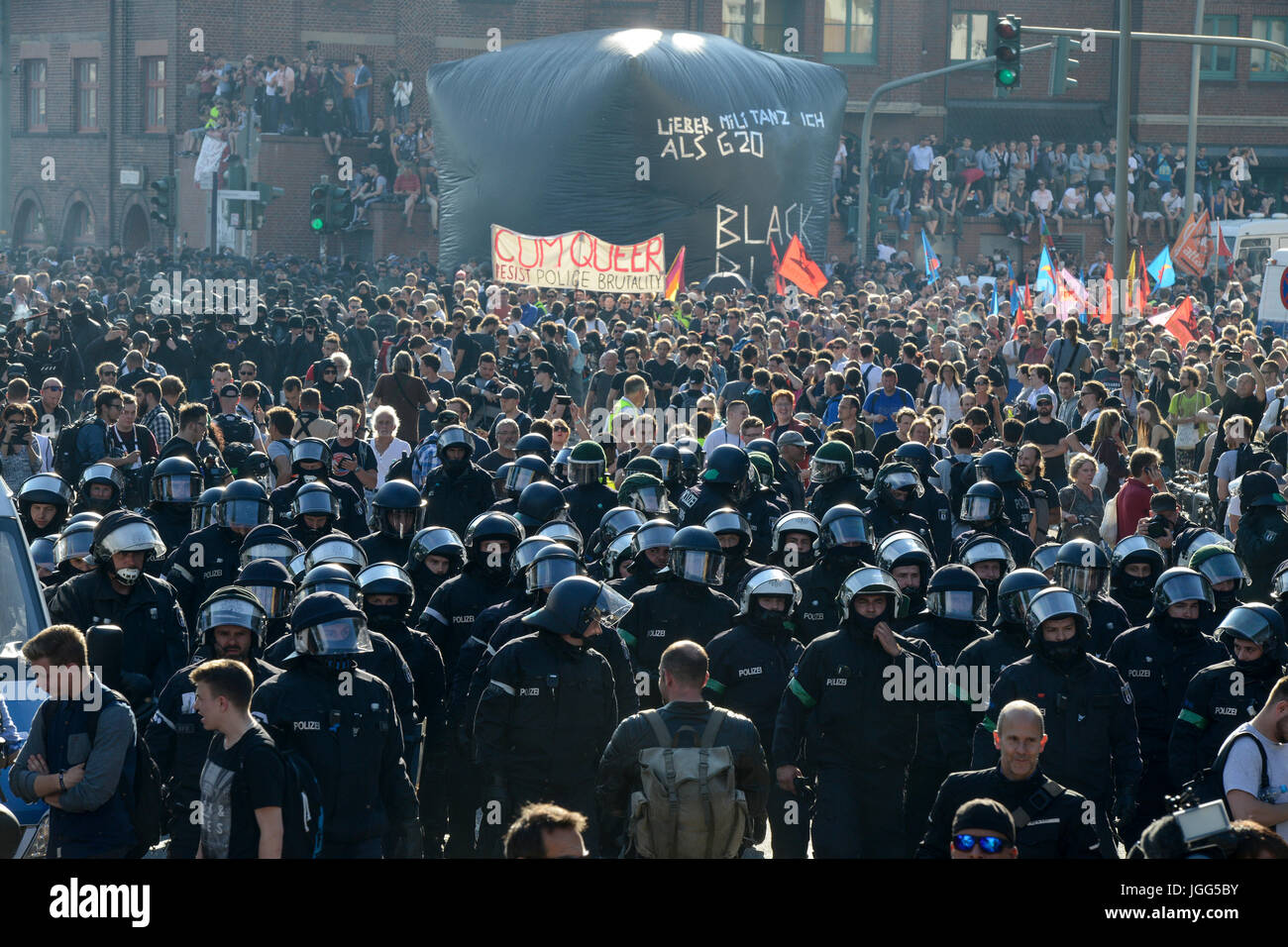Hamburg, Germany. 6th July, 2017. fish market, protest rally "G-20 ...
