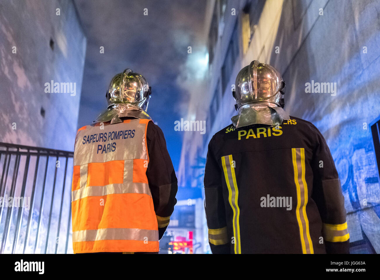 Paris, ile de france, france. 19th May, 2017. firefighters at the ...
