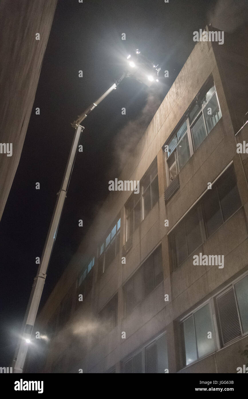 Paris, ile de france, france. 19th May, 2017. firefighters at the ...