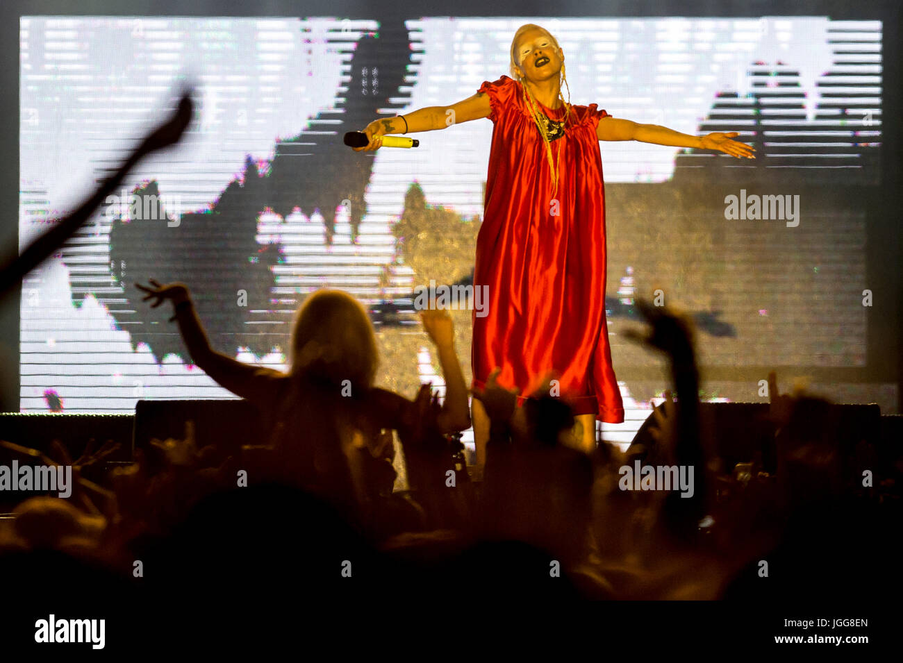 Yolandi Visser, singer of South African music band Die Antwoord ...