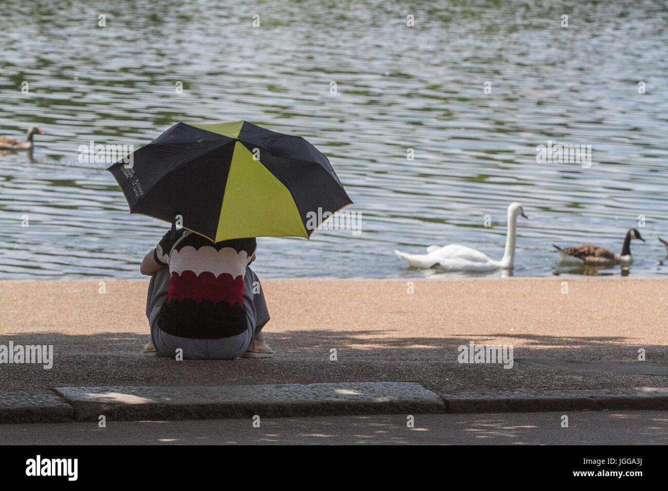 30 degrees celsius in the shade hi-res stock photography and images - Alamy