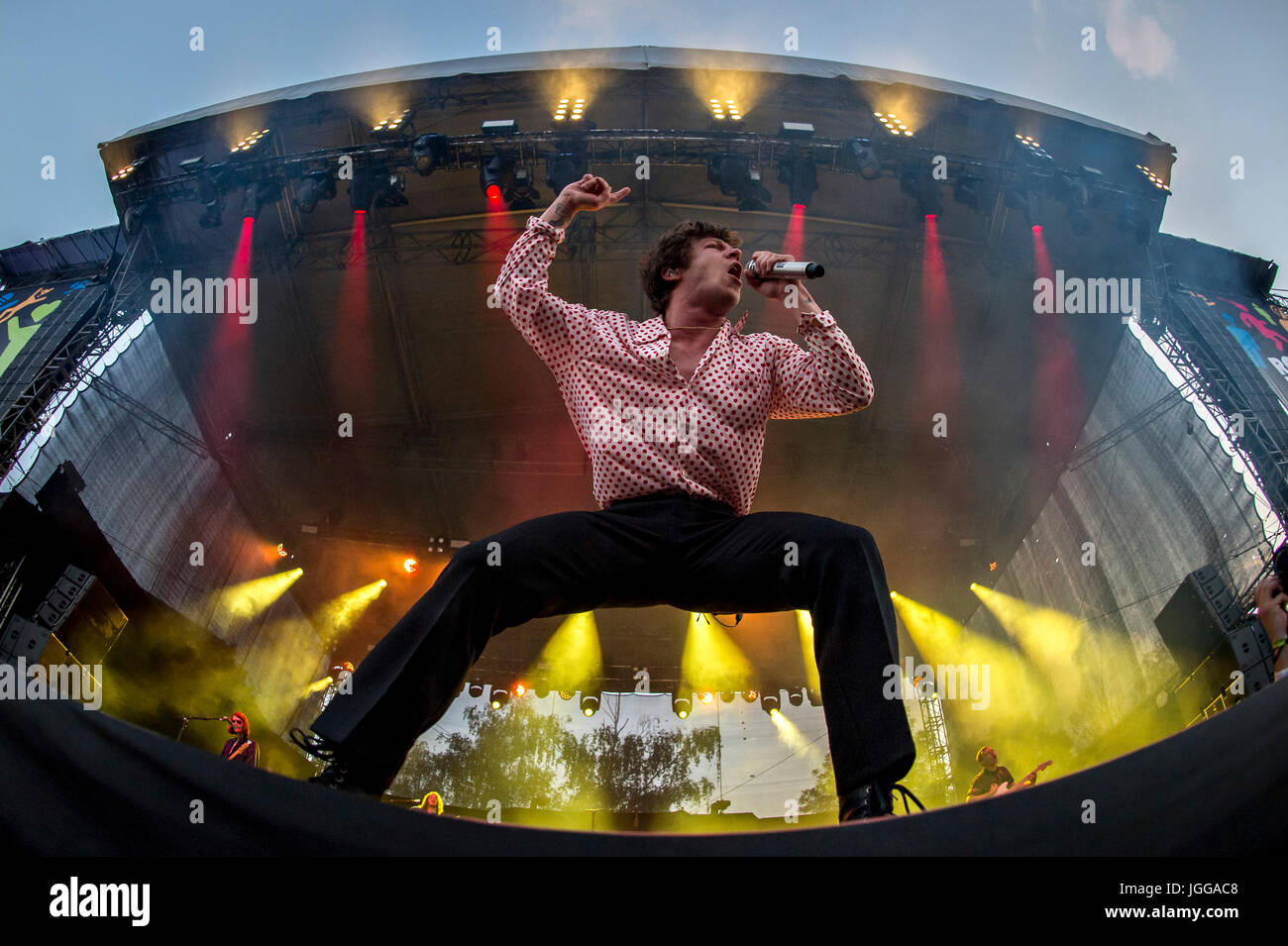 Singer matt shultz cage elephant High Resolution Stock Photography and ...