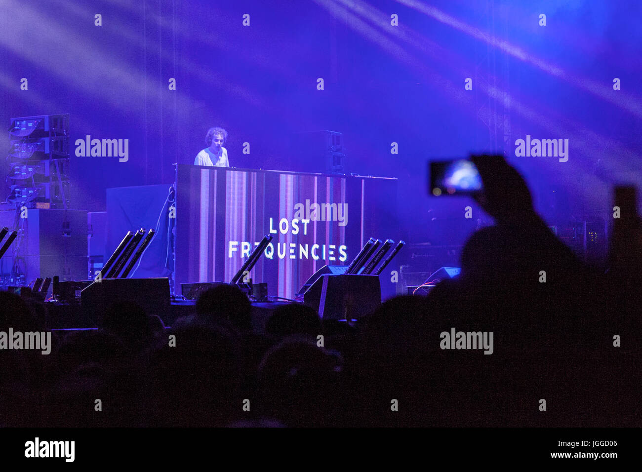 Lost frequencies show hi-res stock photography and images - Alamy