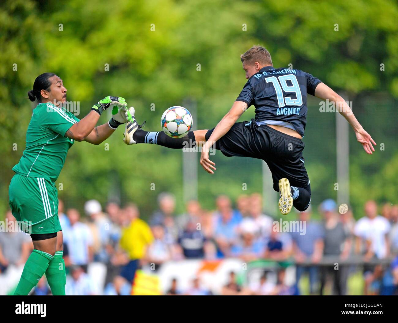 Kung fu football hi-res stock photography and images - Alamy