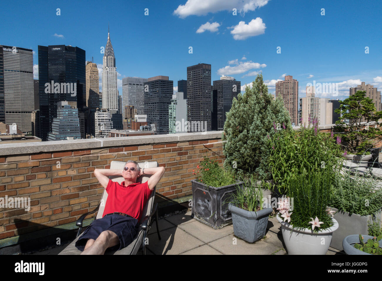 High rise roof hi-res stock photography and images - Alamy