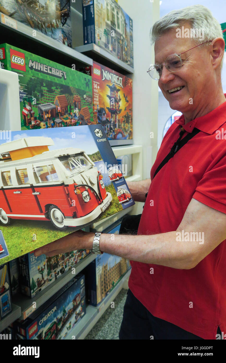 Lego man hair hi-res stock photography and images - Alamy