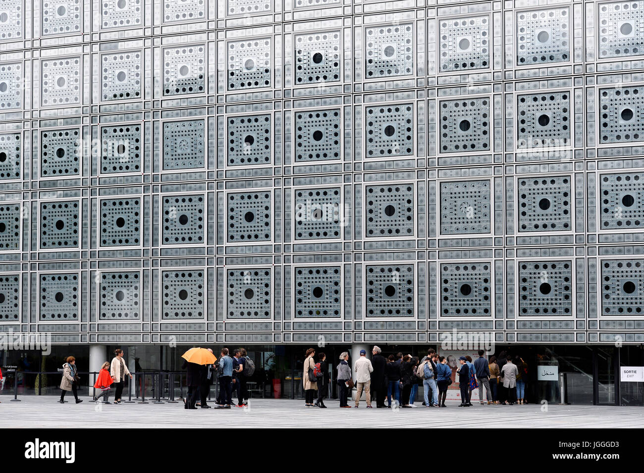 Institut du monde Arabe, 1 Rue des Fossés Saint-Bernard, 75005 Paris ...