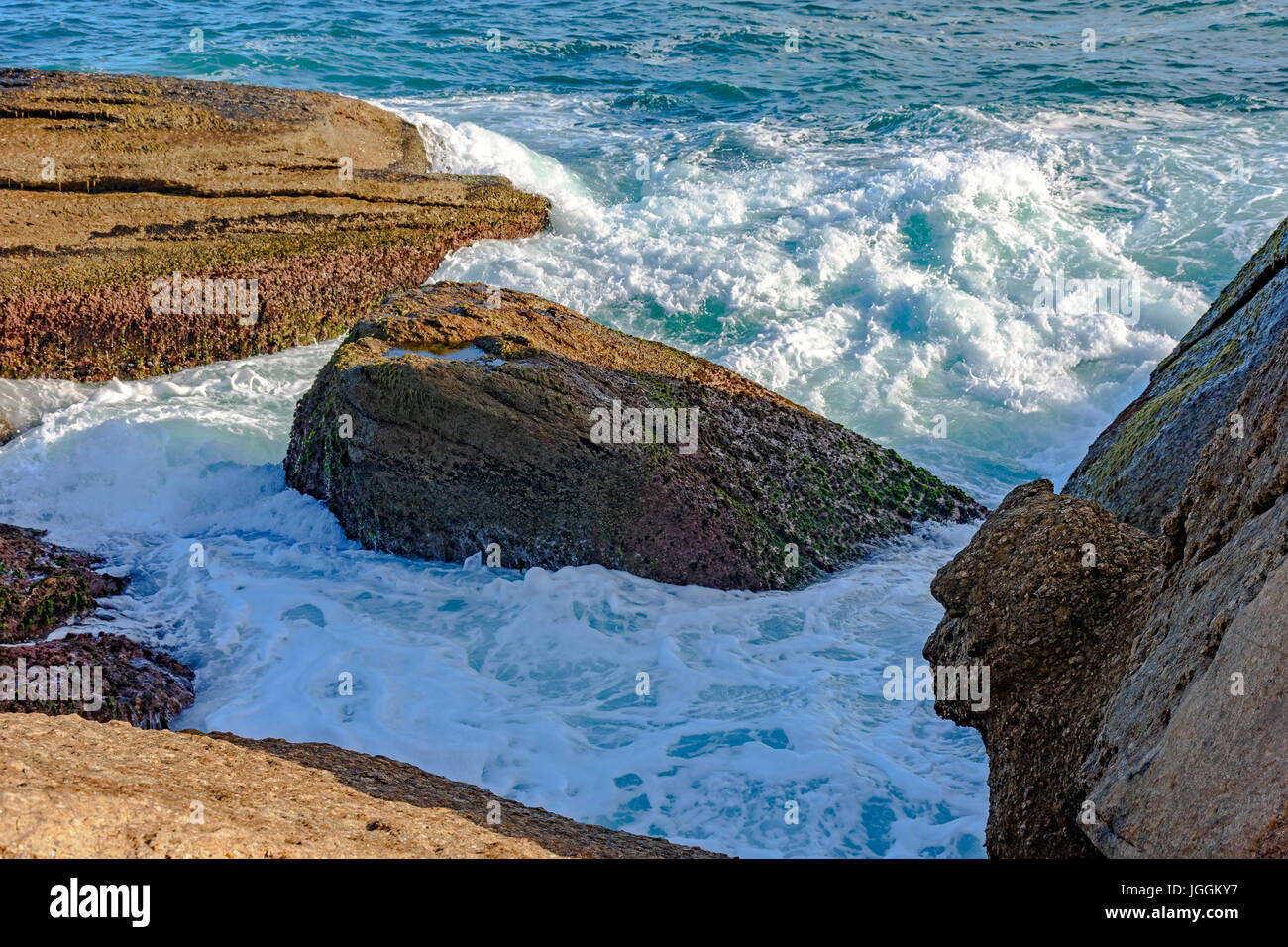 Sunny beach stones landscape hi-res stock photography and images - Alamy