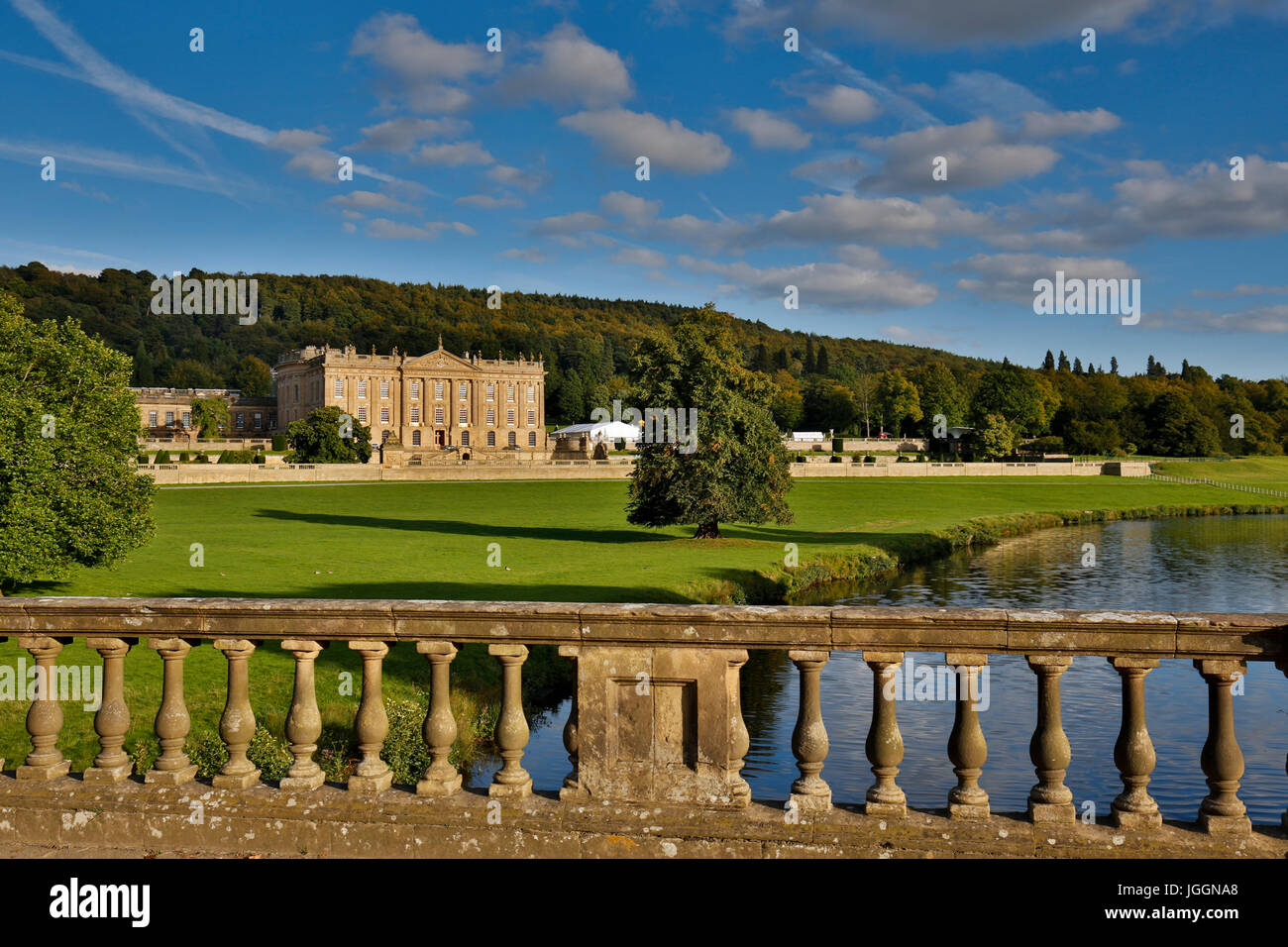 Chatsworth house park hi-res stock photography and images - Alamy