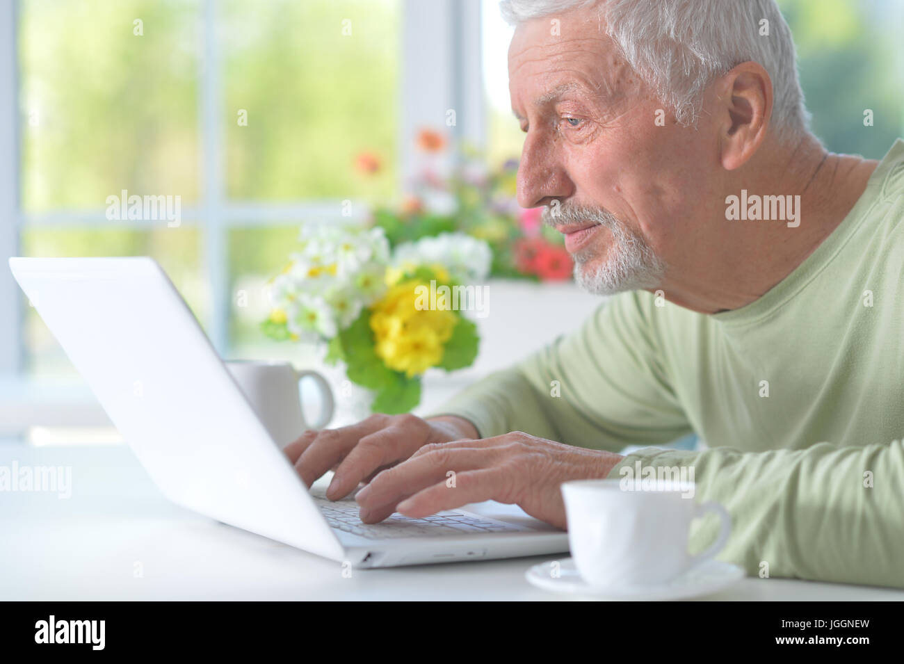 Beautiful old man hi-res stock photography and images - Alamy