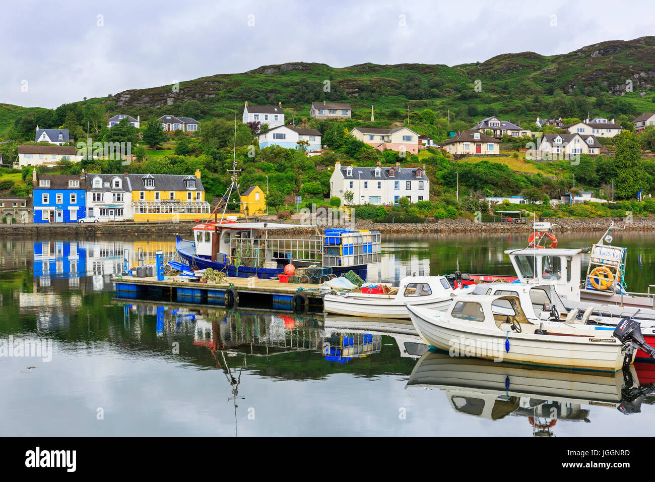 Tarbert harbor hi-res stock photography and images - Alamy