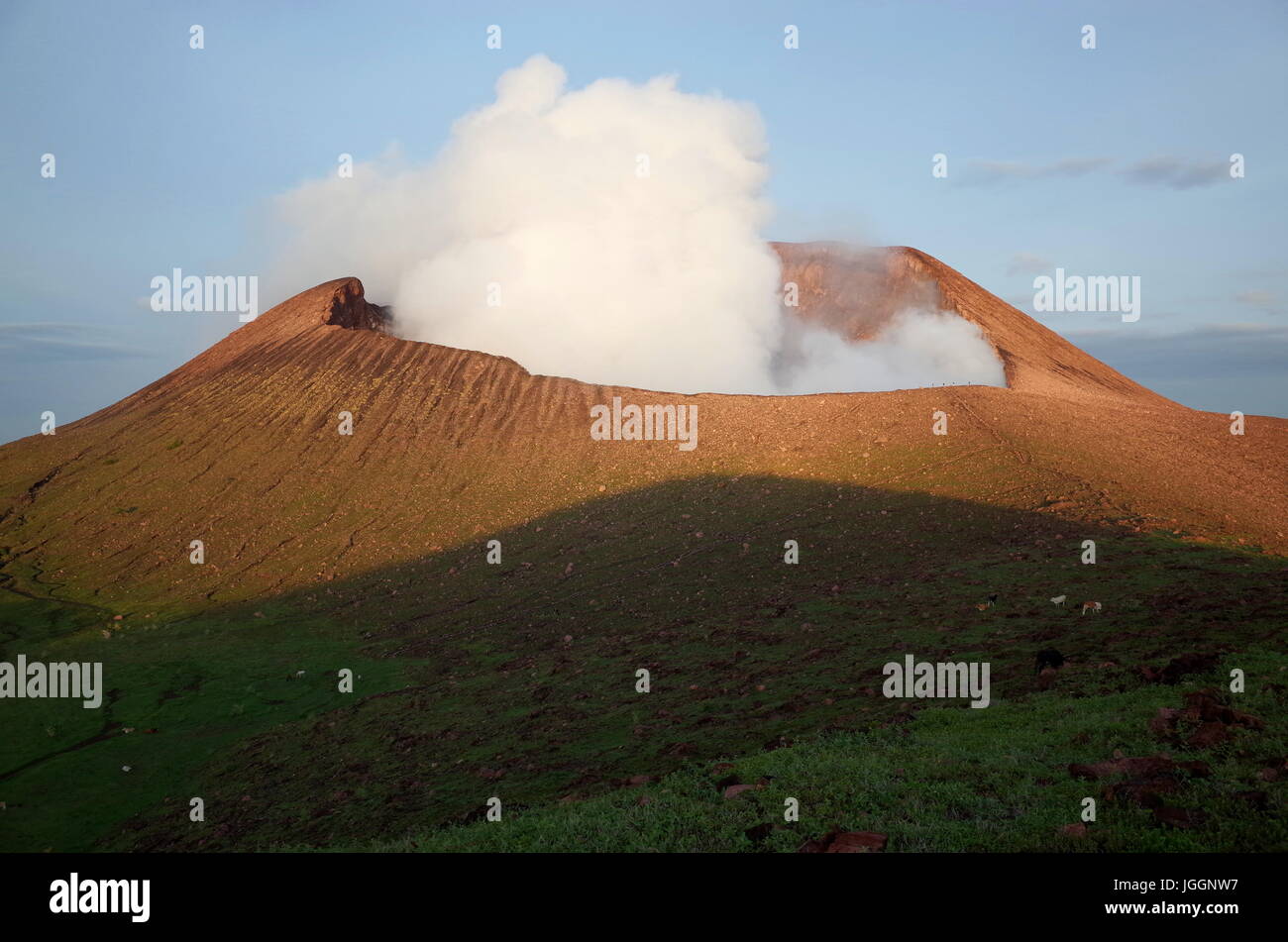 Volcan Telica near Leon in Nicaragua, an active volcano Stock Photo - Alamy