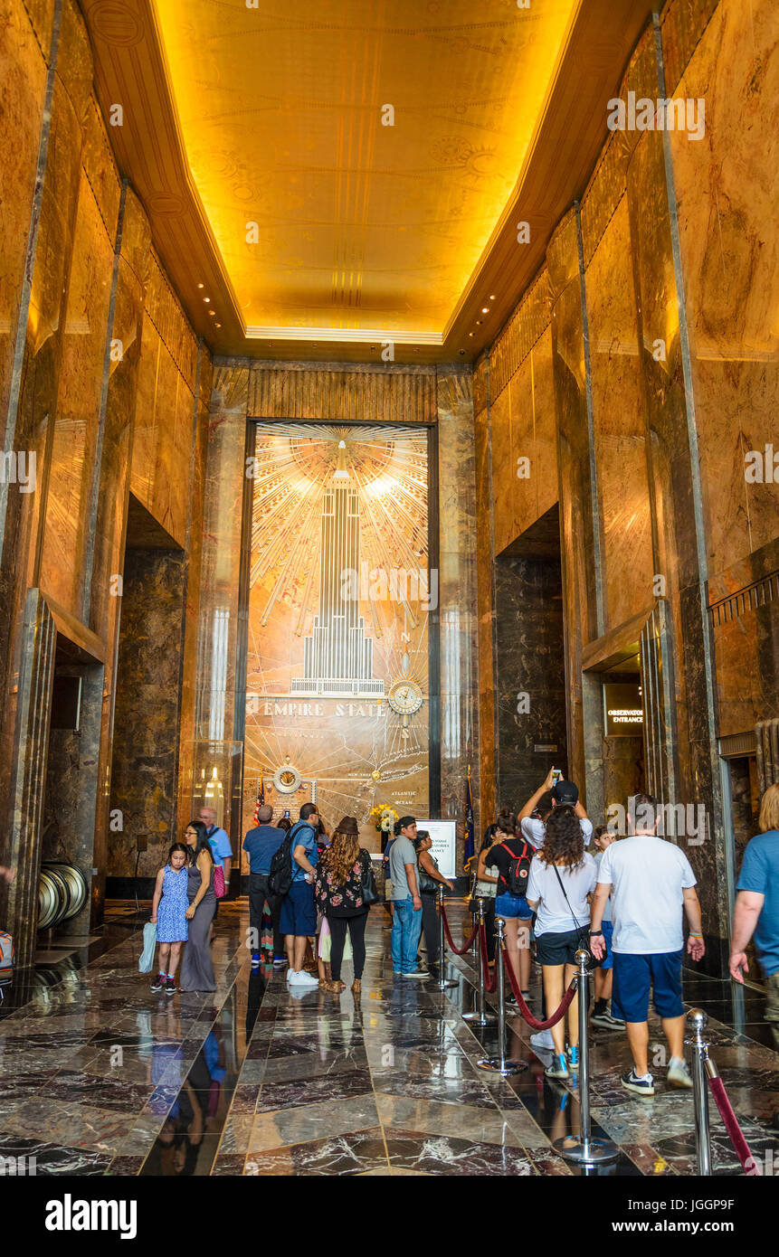 Empire state building construction hi-res stock photography and images ...