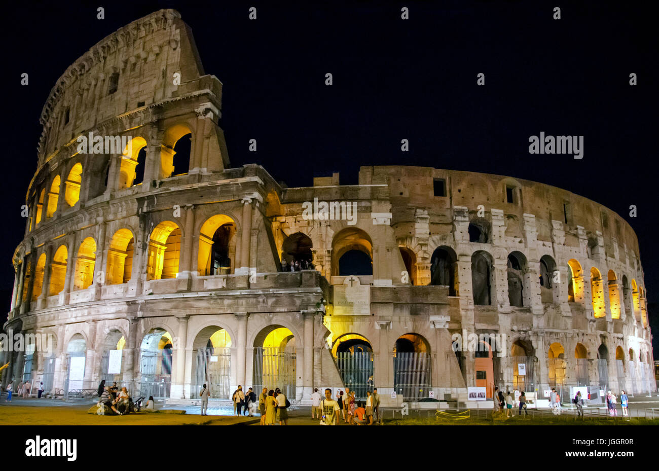 The colloseum at night hi-res stock photography and images - Alamy