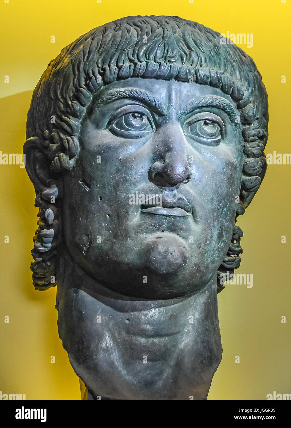 Ancient antique art constantine emperor face head museum old rom hi-res ...