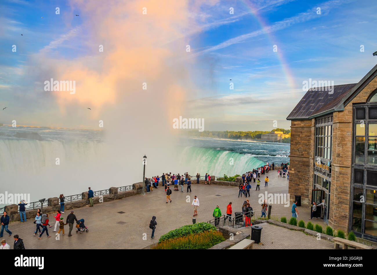 Niagara falls at sunset hi-res stock photography and images - Alamy