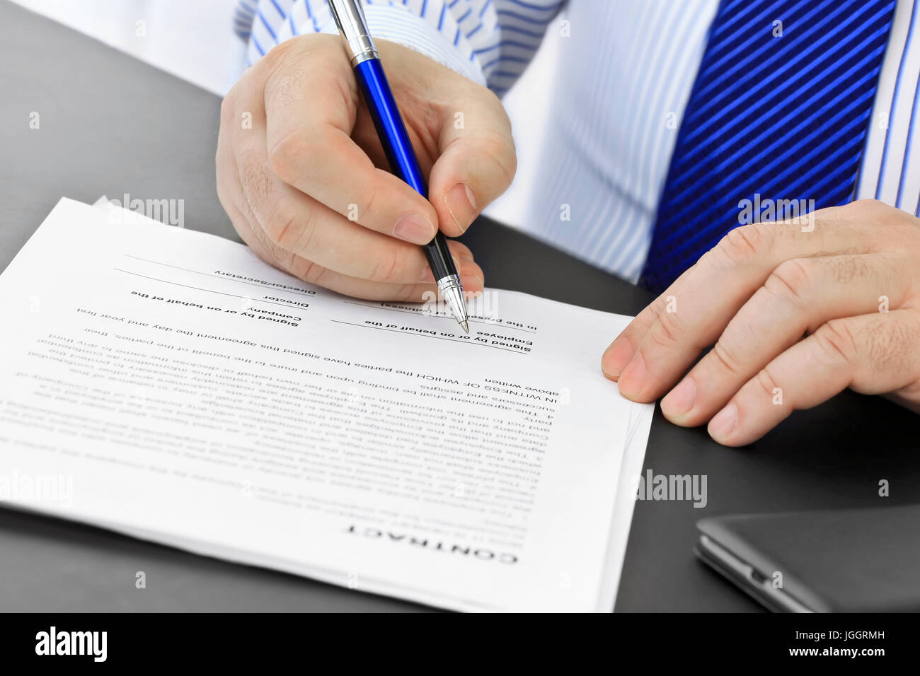 Lawyer client signing hi-res stock photography and images - Alamy