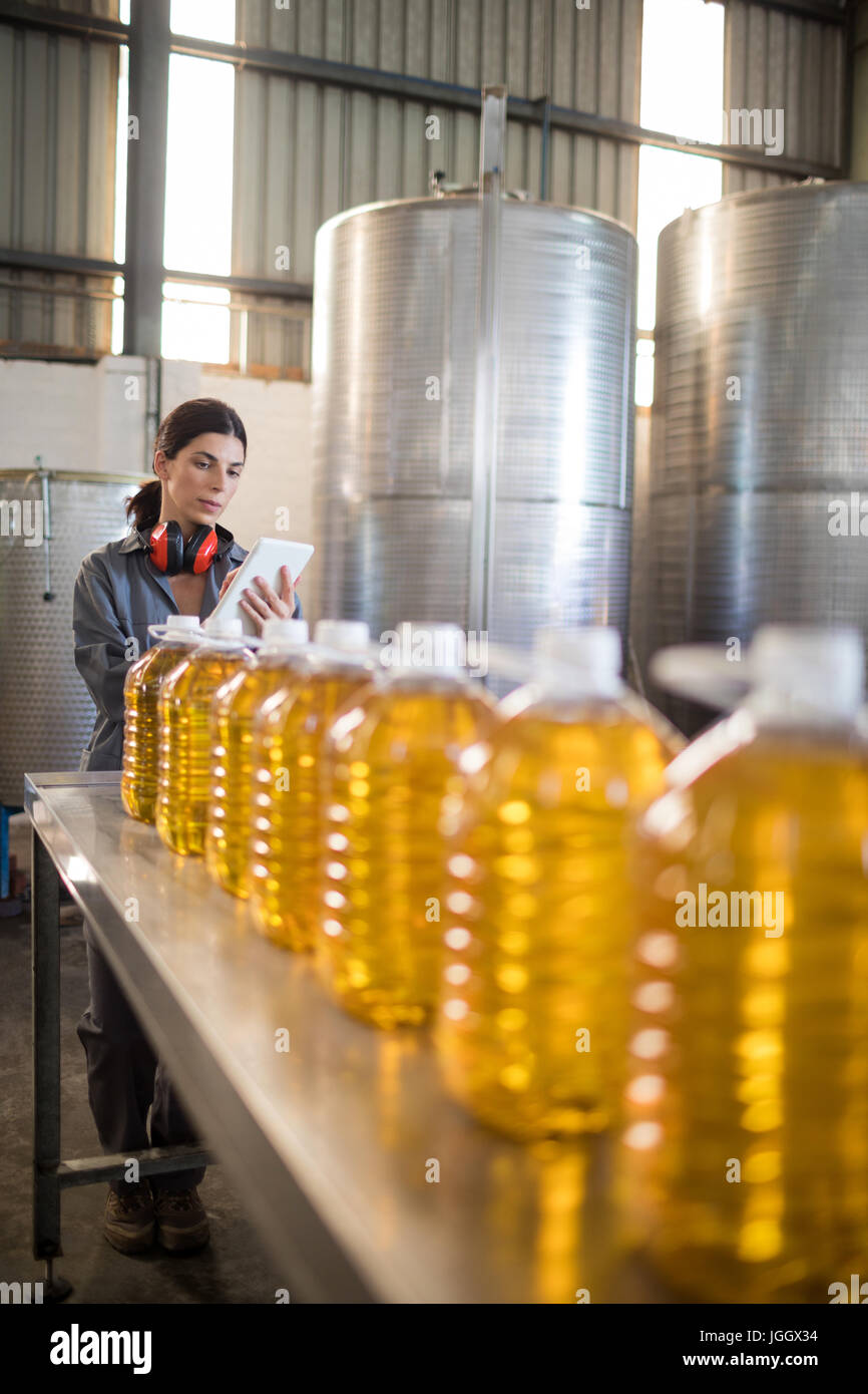 Industrial worker using plastic hi-res stock photography and images - Alamy