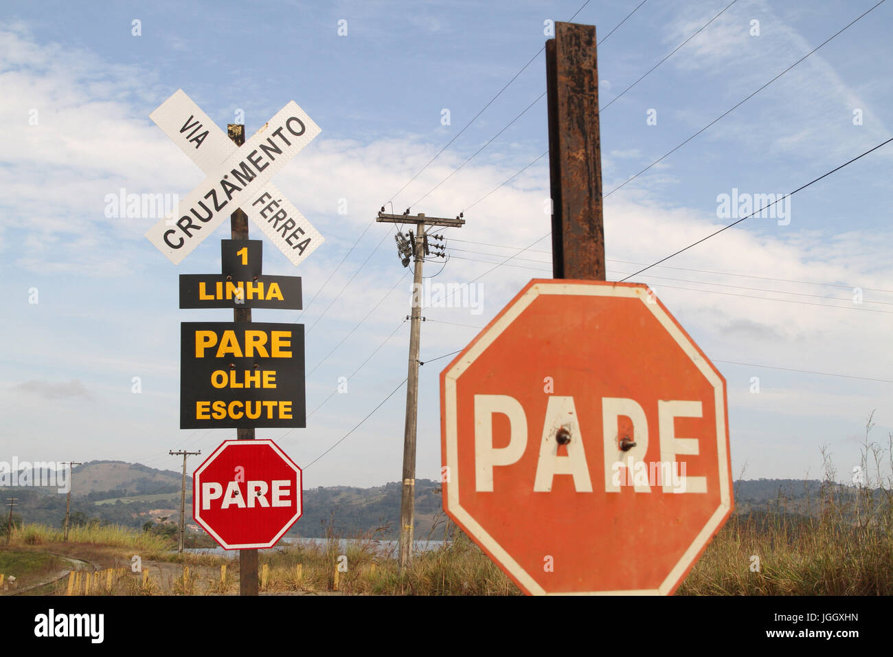 Plate, crossing via ferrea, Highway Agnesio Carvalho de Souza, MG-335 ...