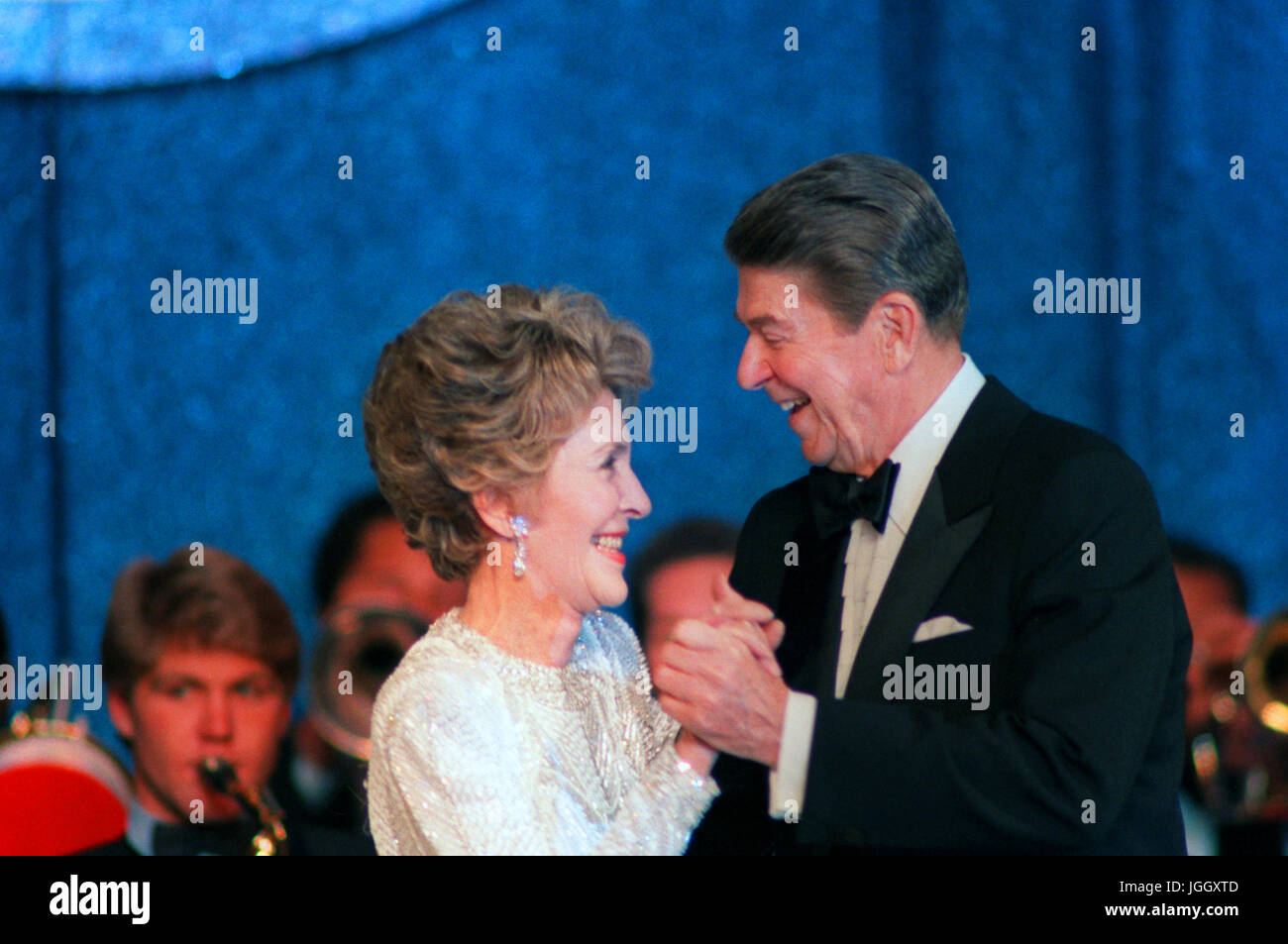 Inaugural ball dancing hi-res stock photography and images - Alamy