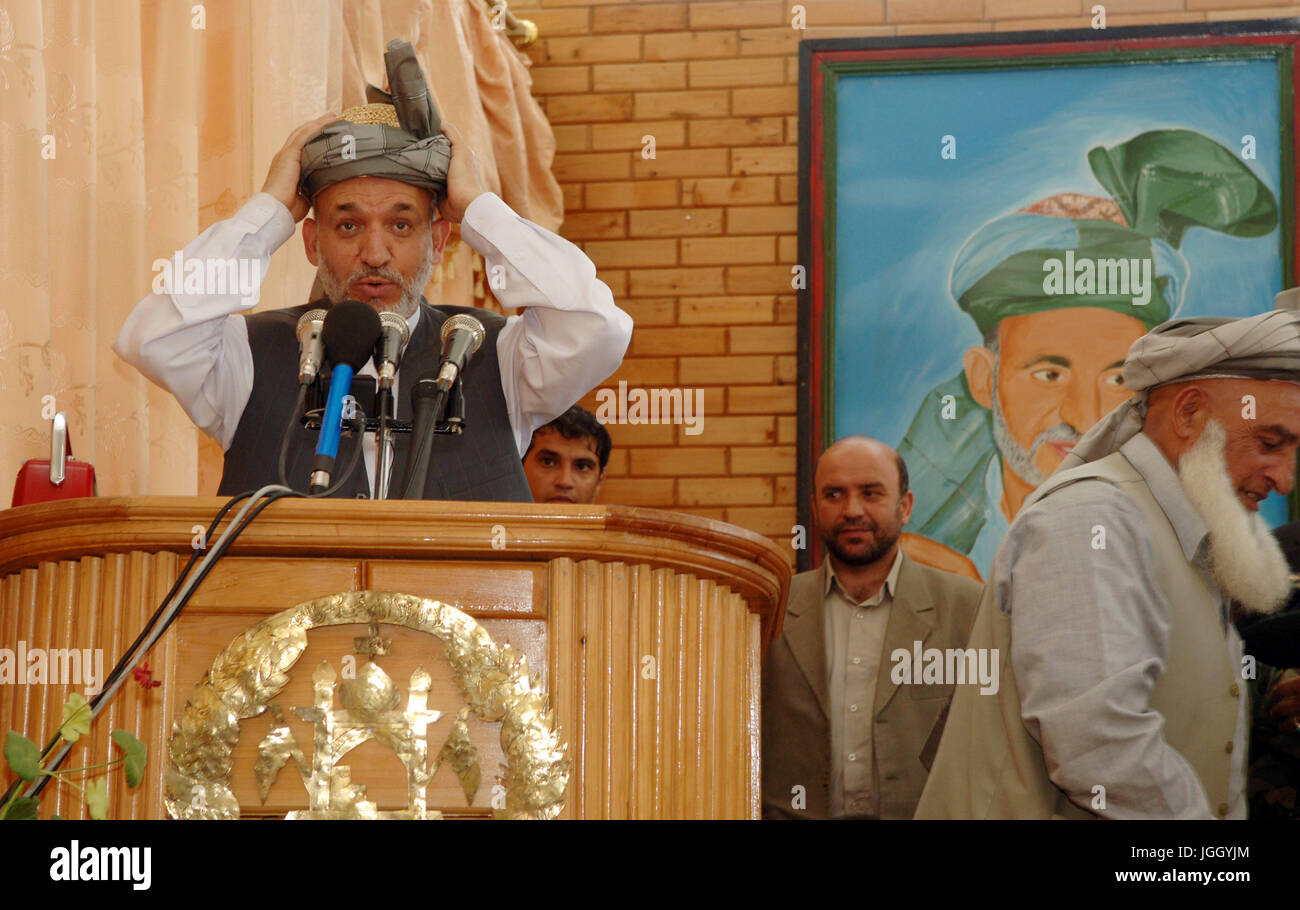 President of afghanistan hamid karzai hi-res stock photography and ...