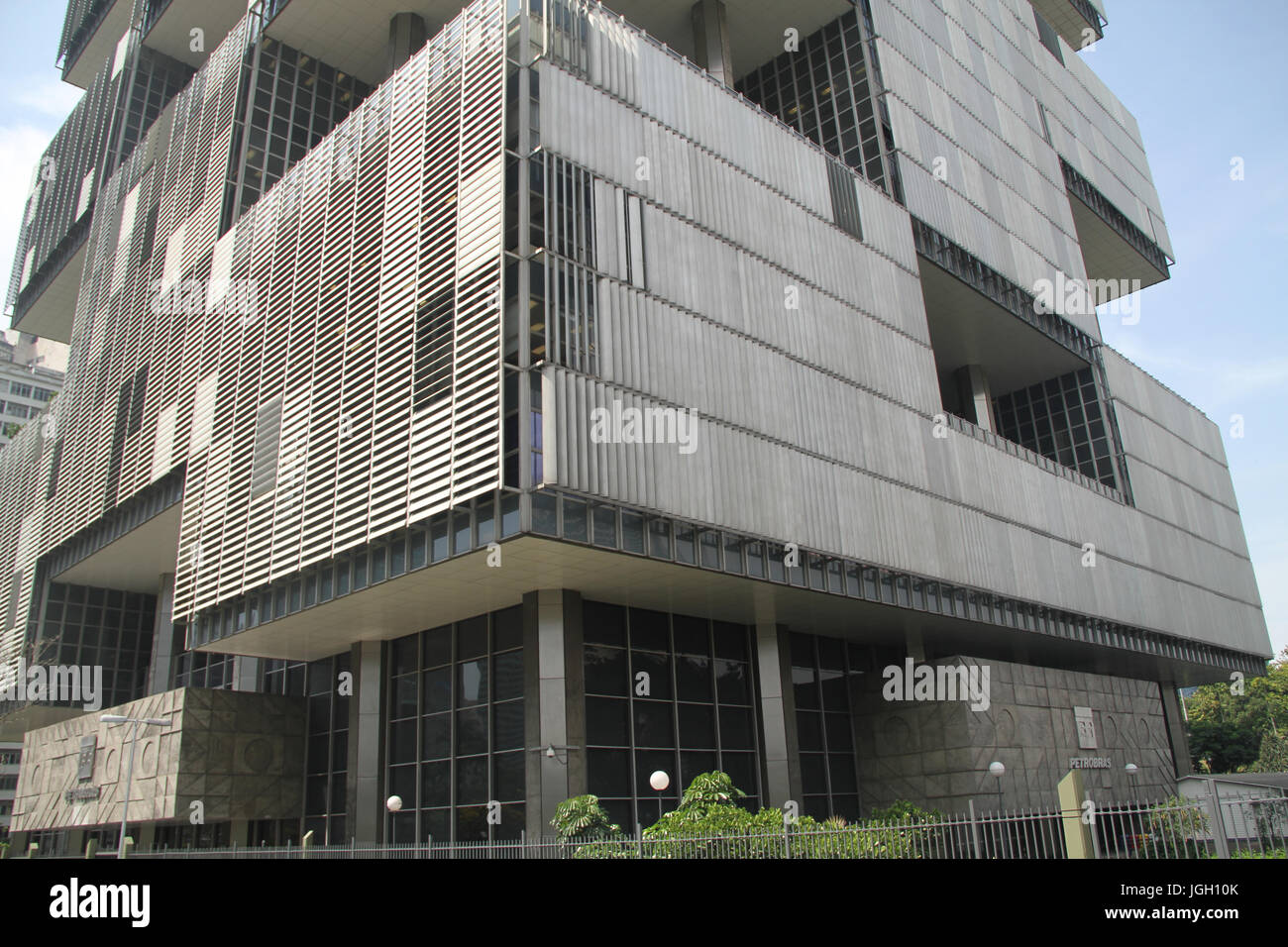 Petrobras headquarters buildings hi-res stock photography and images ...
