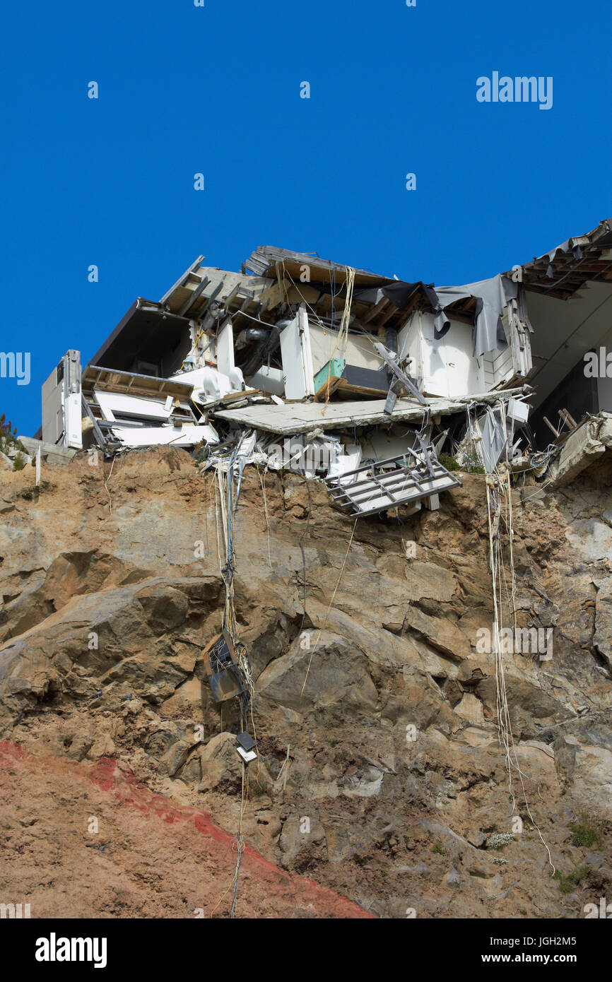 Earthquake damage house hi-res stock photography and images - Alamy