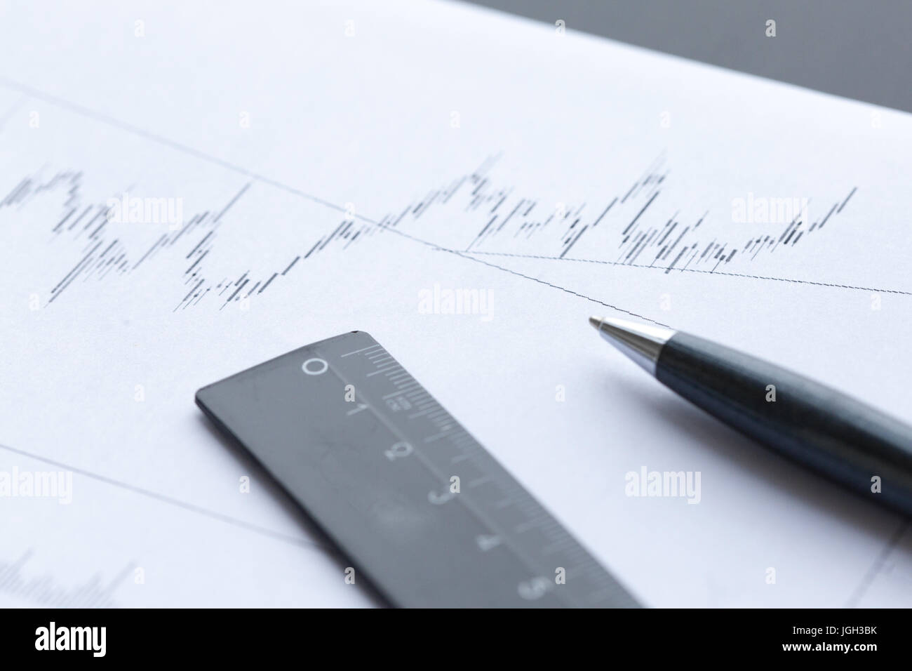 Pen on statistical analysis hi-res stock photography and images - Alamy