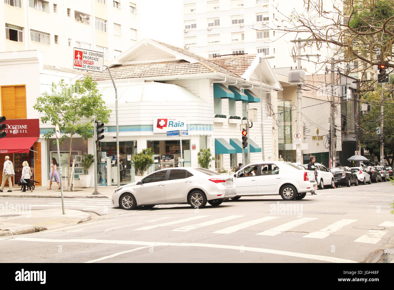 Oscar freire building High Resolution Stock Photography and Images - Alamy