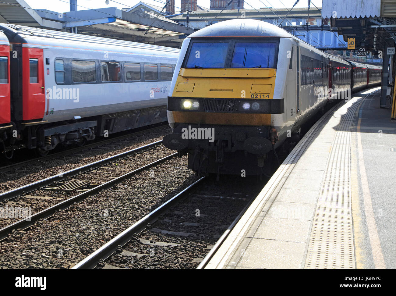 Greater Anglia, Driving Van Trailer 82114 at station platform, Ipswich ...