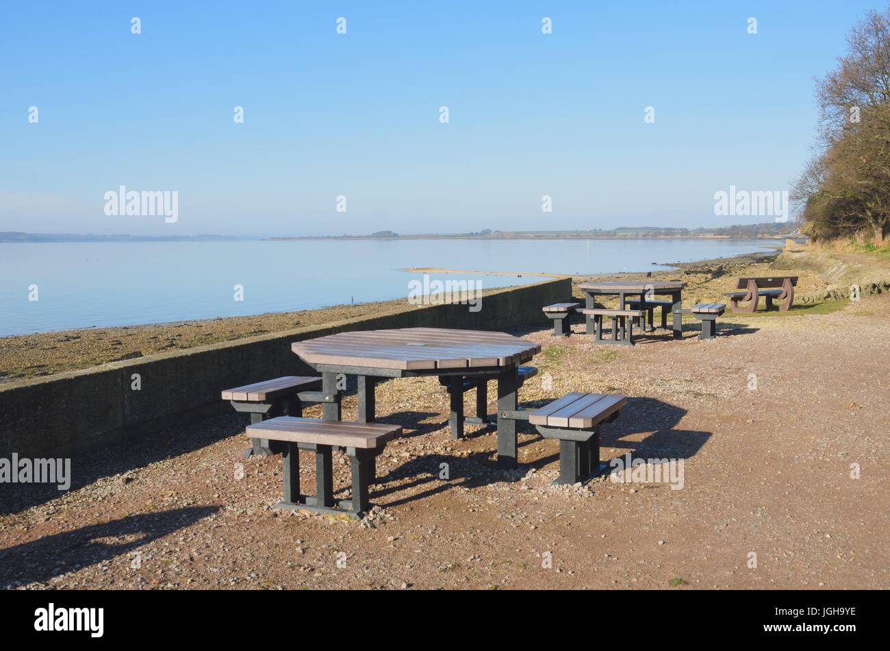 Seaside picnic table hi-res stock photography and images - Alamy