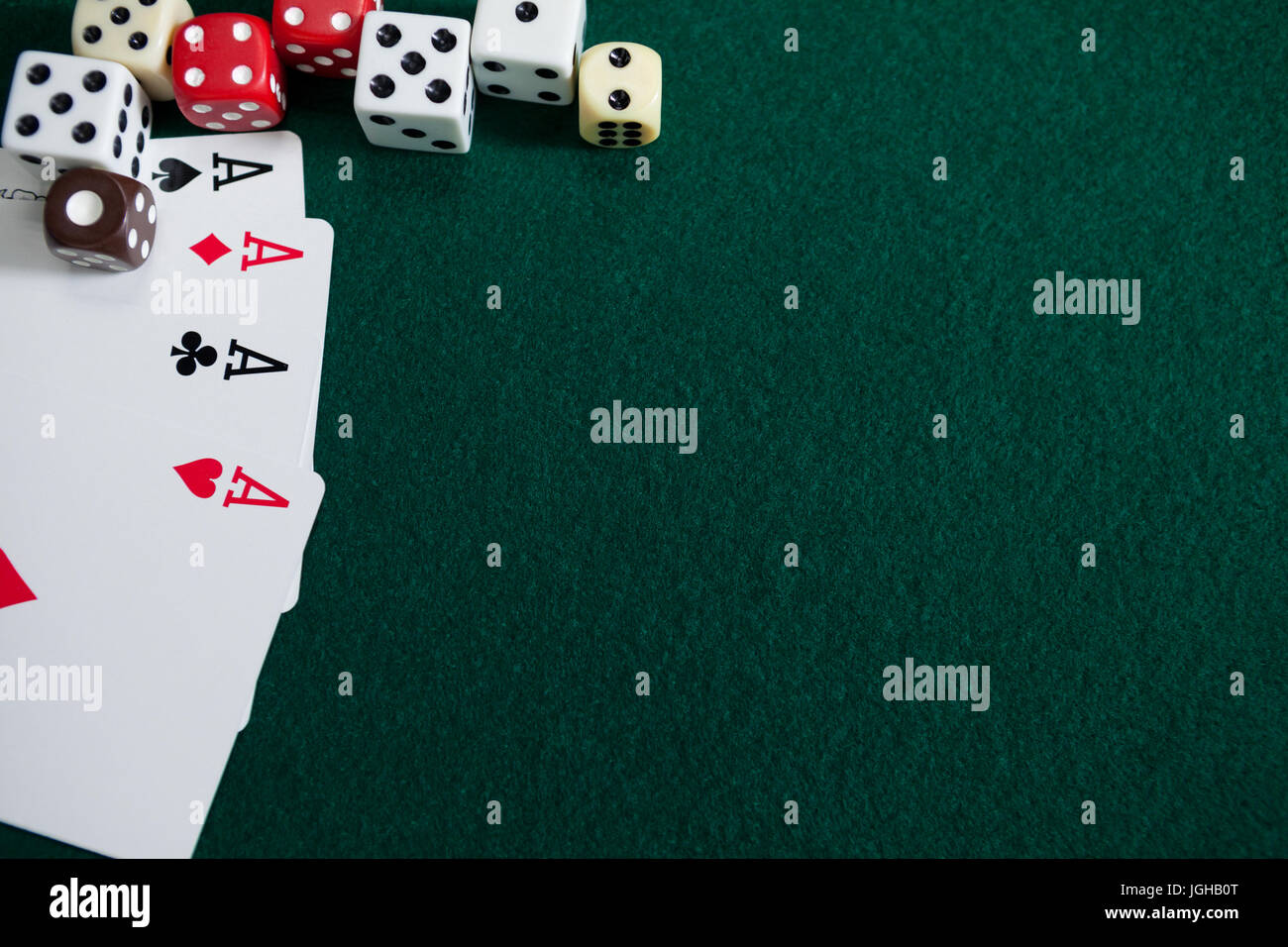 Dice and playing cards hi-res stock photography and images - Alamy