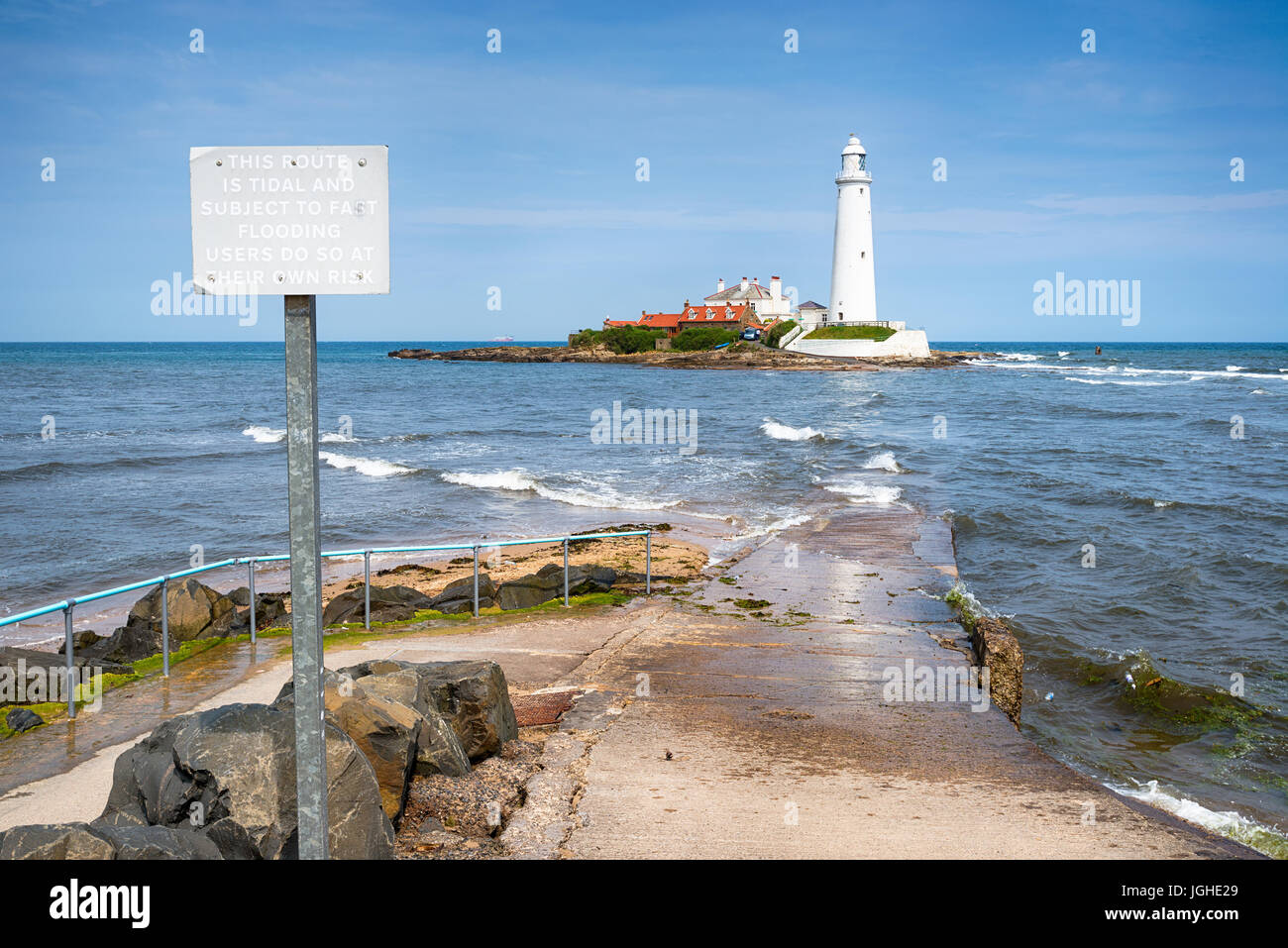 St Mary's Lighthouse on the Northumberland coast at Whitley Bay Stock ...
