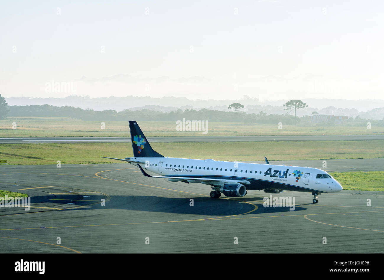 Azul airlines plane hi-res stock photography and images - Alamy