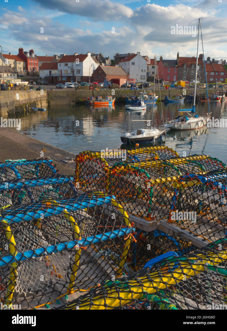 Dunbar harbour hi-res stock photography and images - Alamy