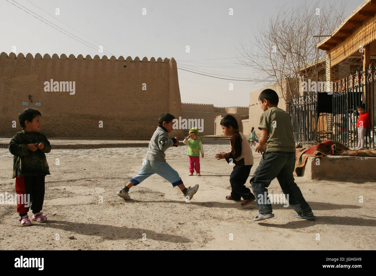 Uzbekistan children in traditional hi-res stock photography and images ...