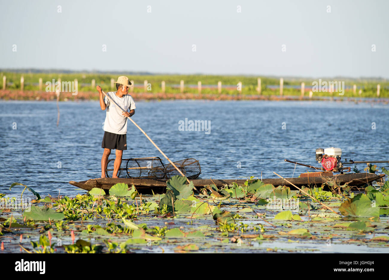 Bamboo fish trap hi-res stock photography and images - Alamy