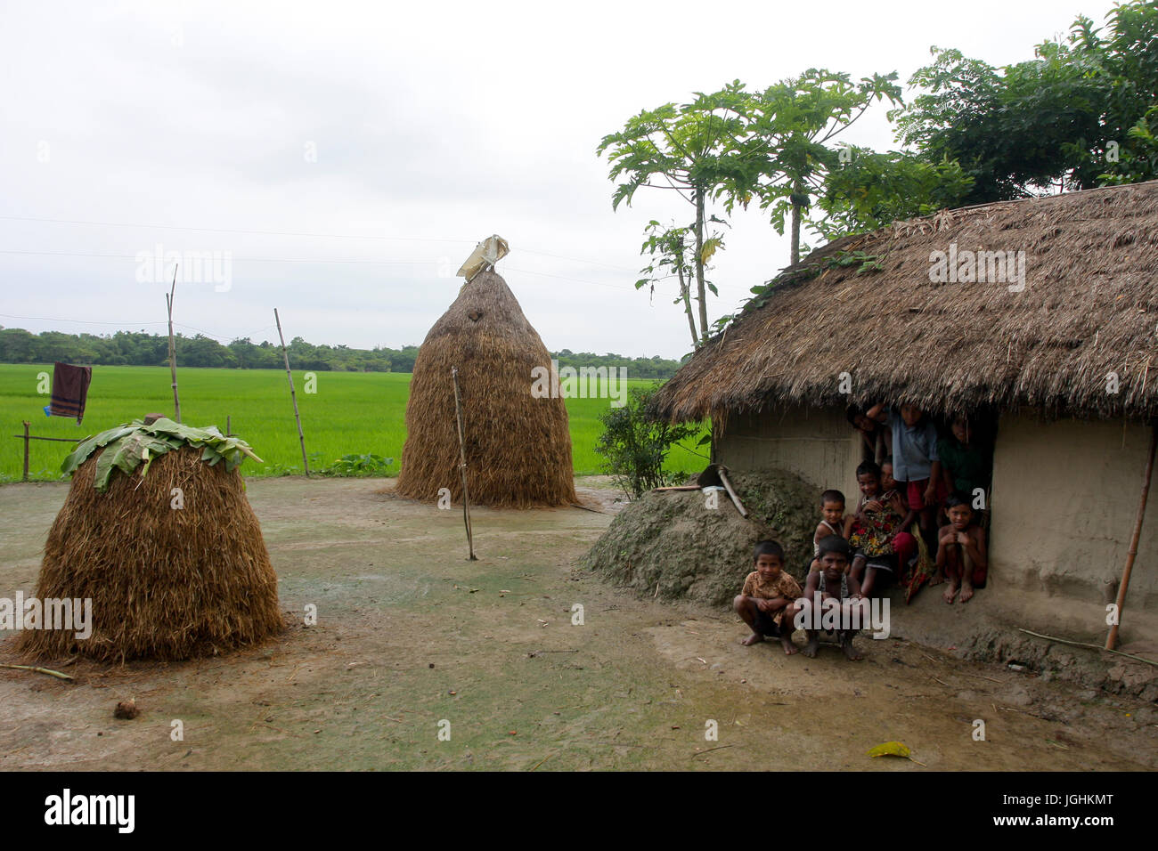 Hut bangladesh hi-res stock photography and images - Alamy
