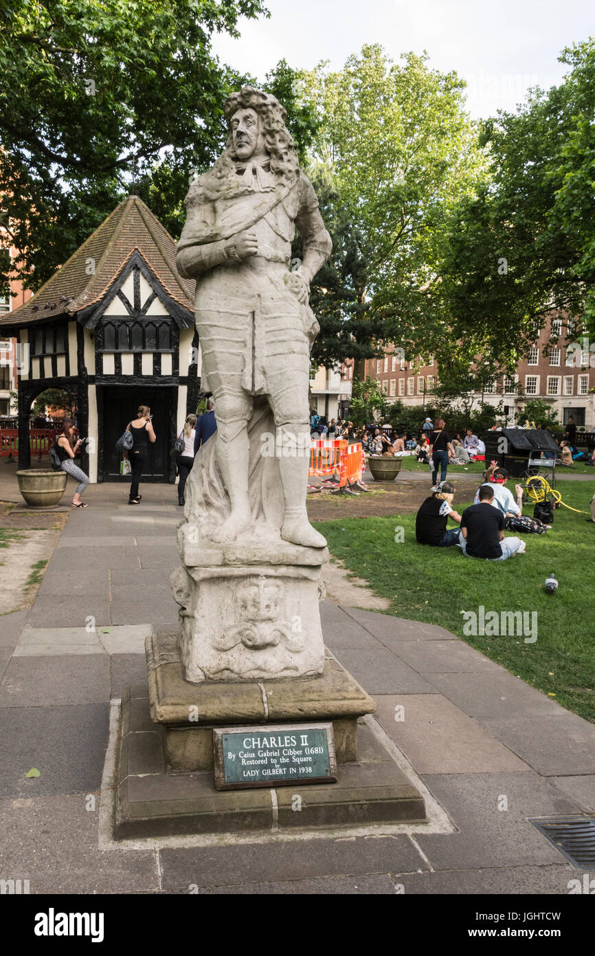 King charles ii statue hi-res stock photography and images - Alamy