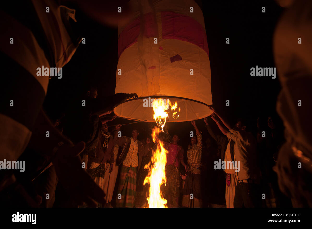 Holy hindu fire hi-res stock photography and images - Alamy