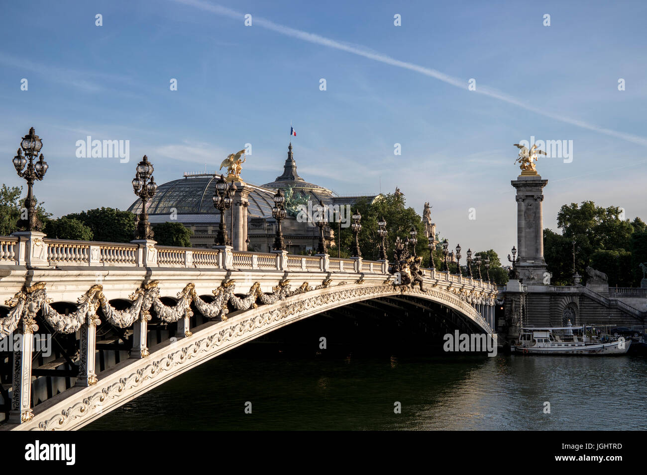 Paris alexander hi-res stock photography and images - Alamy